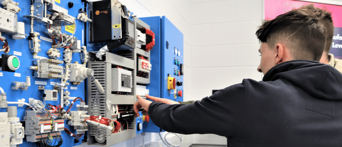 Home | OEM Apprenticeship